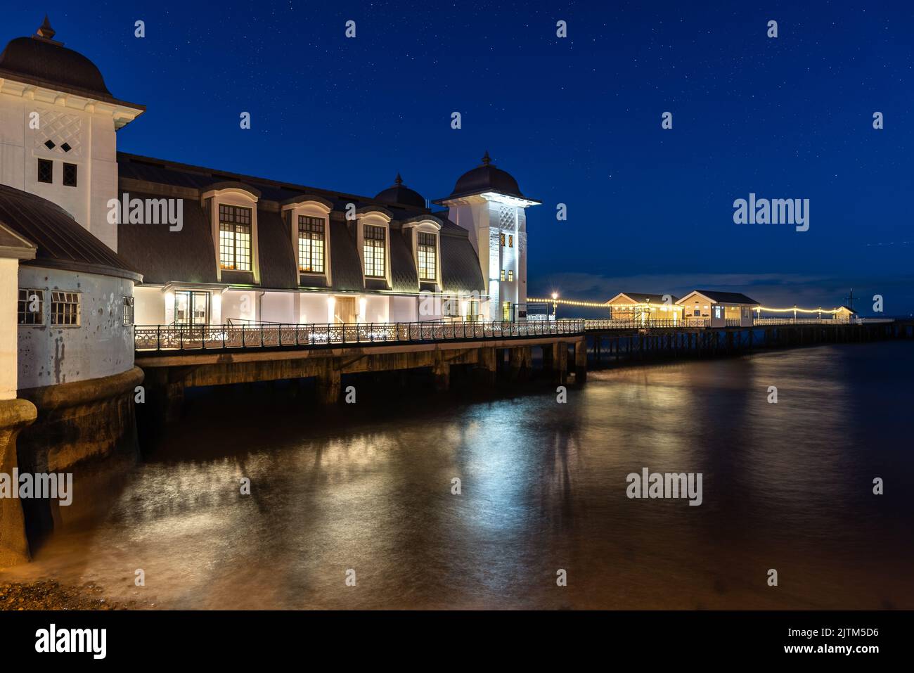 Penarth pier penarth hi-res stock photography and images - Alamy