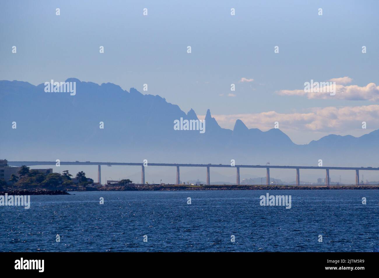 rio x niteroi bridge, with the bottom of the mountain ( Serra dos ...