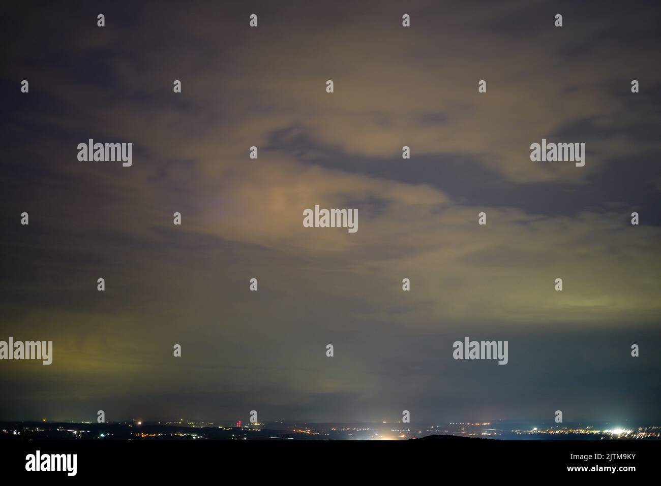 Sheet lightning storm clouds cloudy hi-res stock photography and images ...