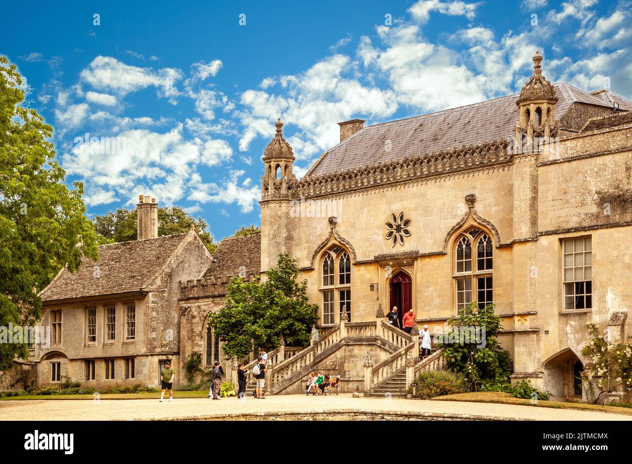 Lacock abbey and village hi-res stock photography and images - Alamy