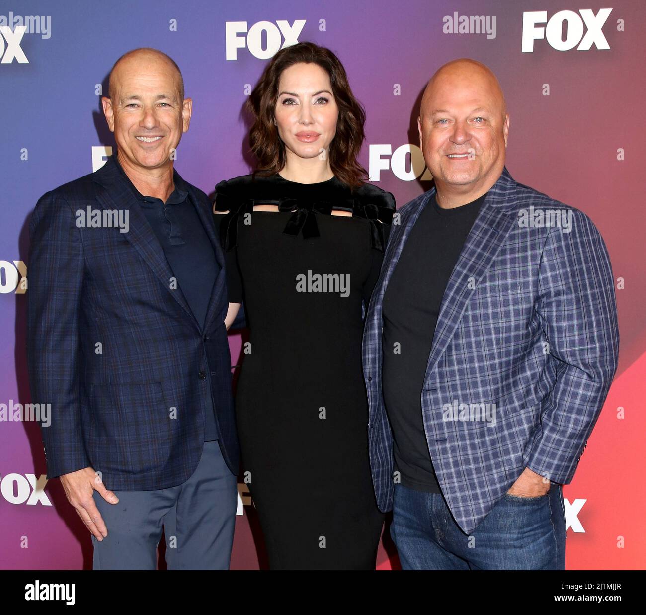 Whitney Cummings 2022