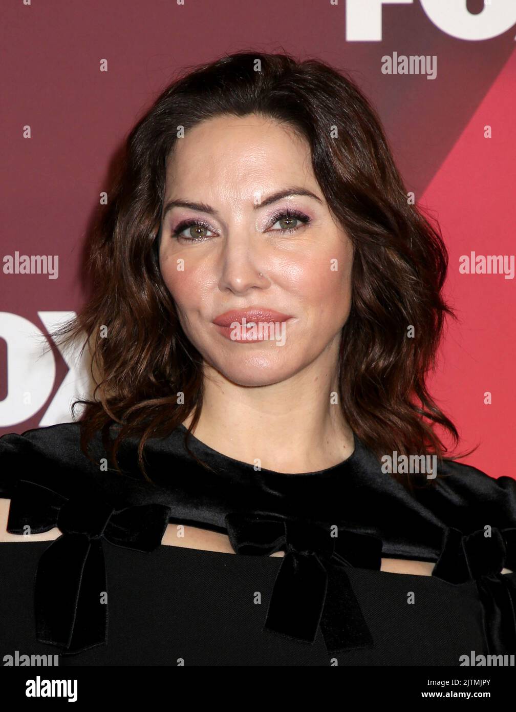 Whitney Cummings 2022