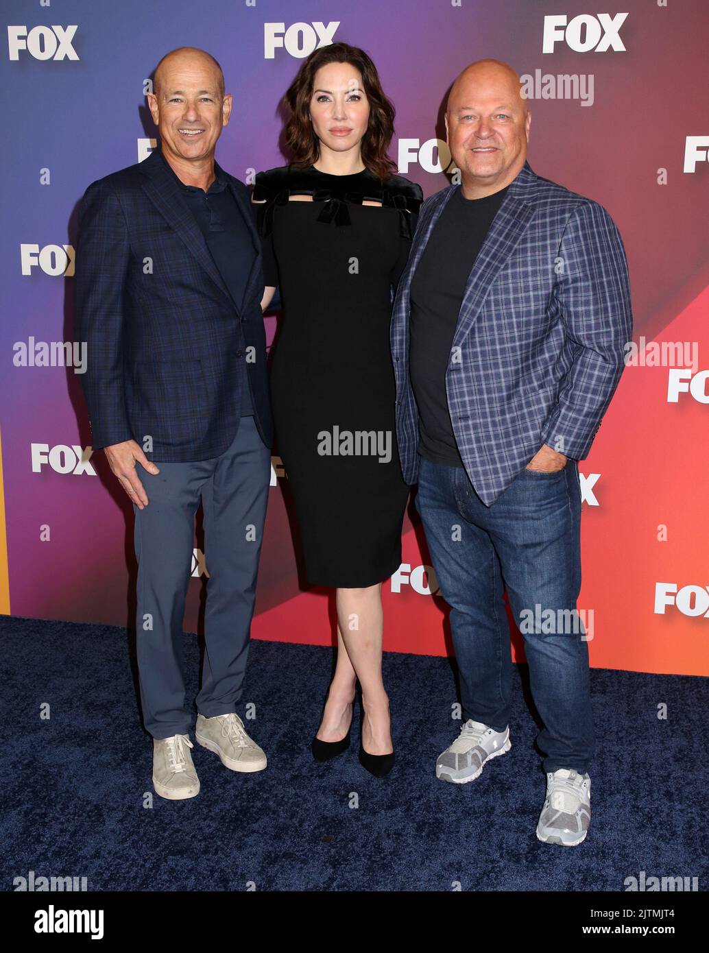 Whitney Cummings 2022