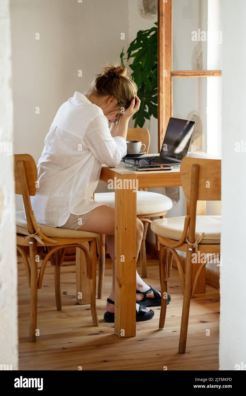 Frustrated business woman feels panic shock after business failure, bad ...