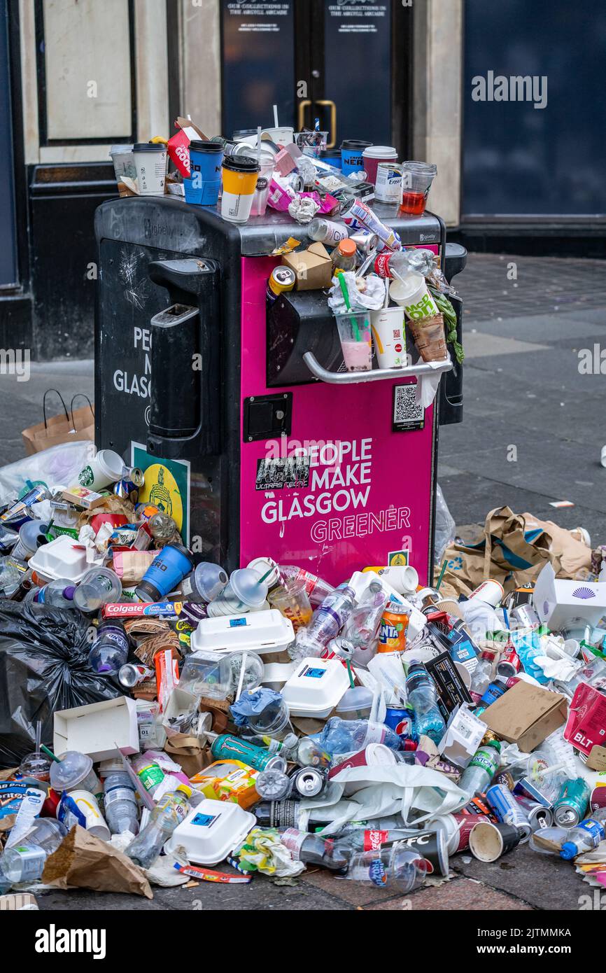GLASGOW , SCOTLAND 31ST AUGUST 2022, RUBBISH PILES HIGH ACROSS GLASGOW ...