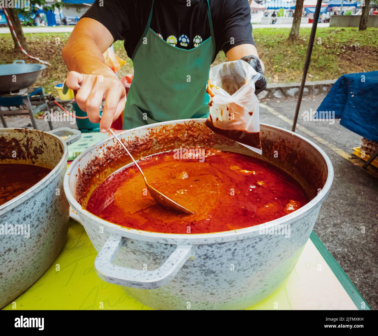 Curry pot large hi-res stock photography and images - Alamy