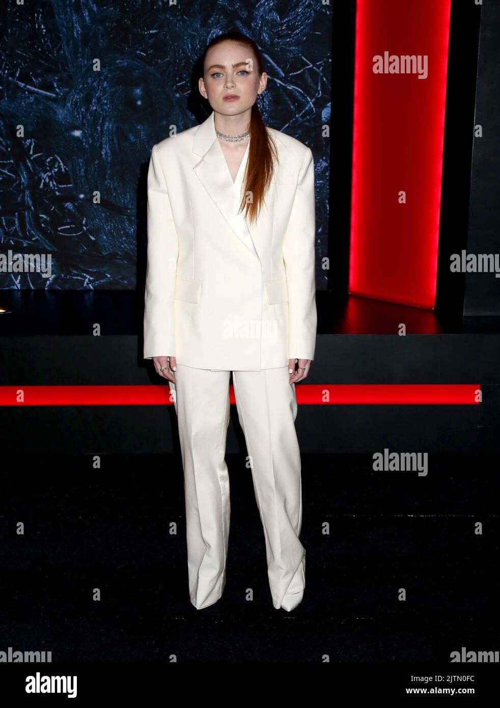 Sadie sink 2022 hi-res stock photography and images - Alamy