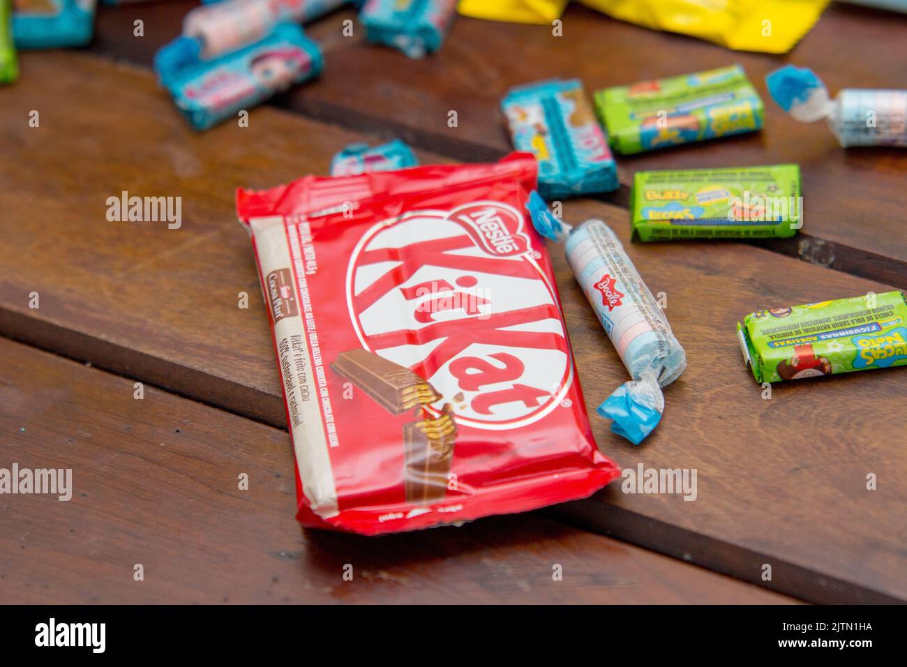 Kit kat dark chocolate hi-res stock photography and images - Alamy
