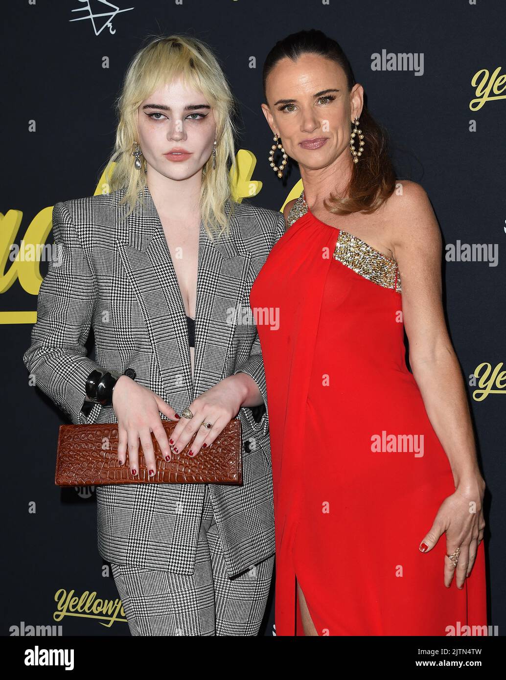 Sophie Thatcher and Juliette Lewis arriving to the ‘Yellowjackets’ Emmy ...