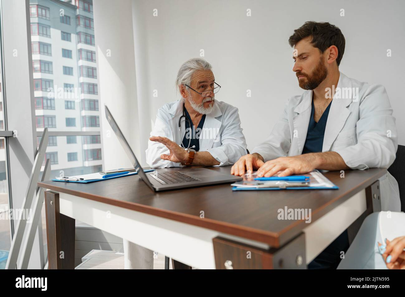 Hospital conference table hi-res stock photography and images - Alamy