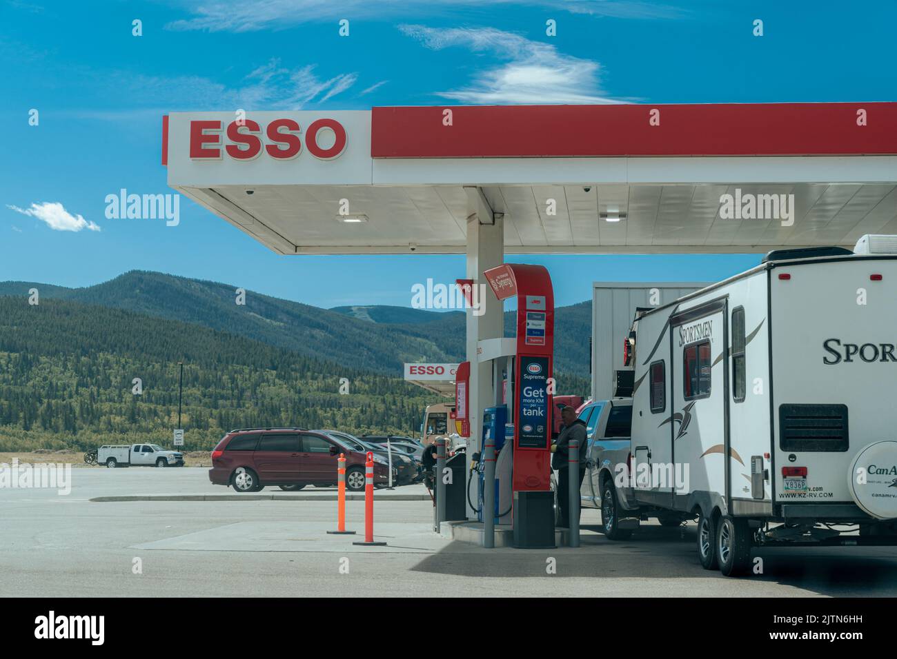 Esso plaza hi-res stock photography and images - Alamy