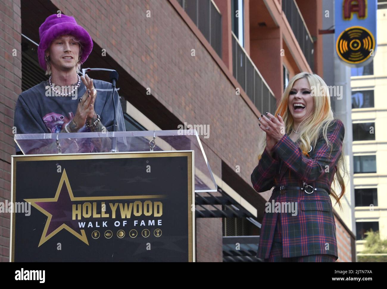 Machine gun kelly singer hi-res stock photography and images - Alamy