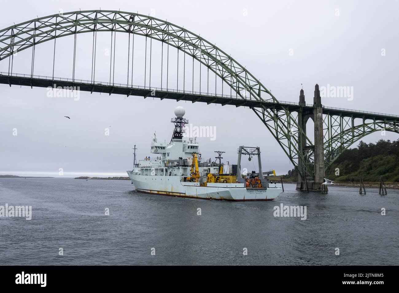 Thomas G. Thompson Research Ship with UW researchers Stock Photo - Alamy