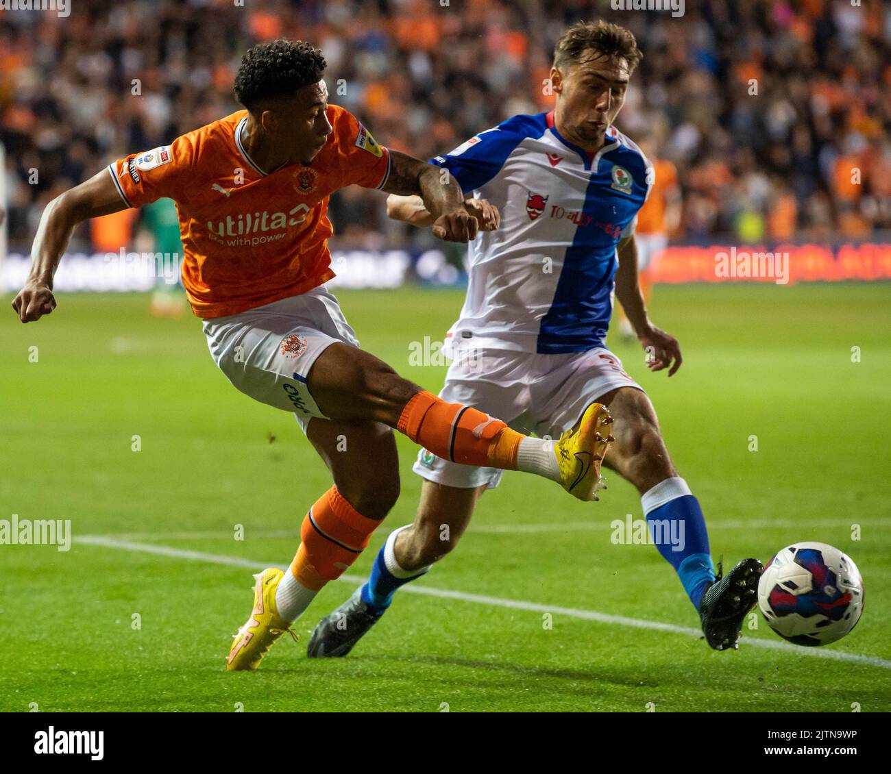 Jordan Lawrence-Gabriel #4 of Blackpool crosses the ball Stock Photo ...