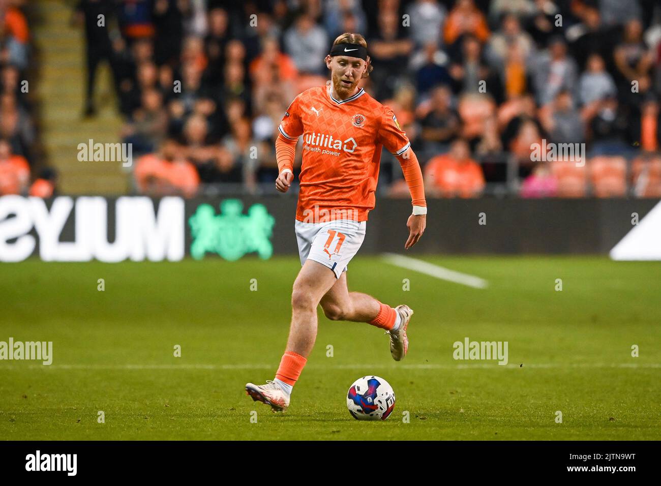 Josh Bowler #11 of Blackpool in action during the game Stock Photo - Alamy