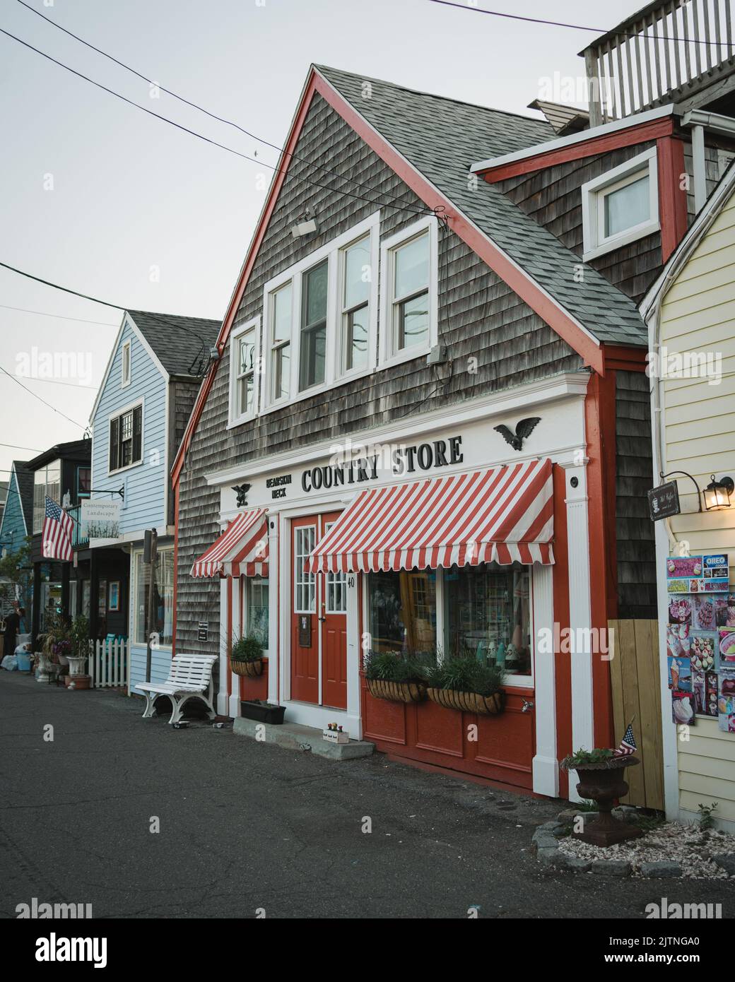 Bearskin neck hi-res stock photography and images - Alamy