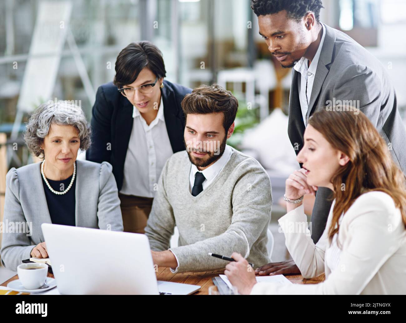 Challenges teamwork hi-res stock photography and images - Alamy