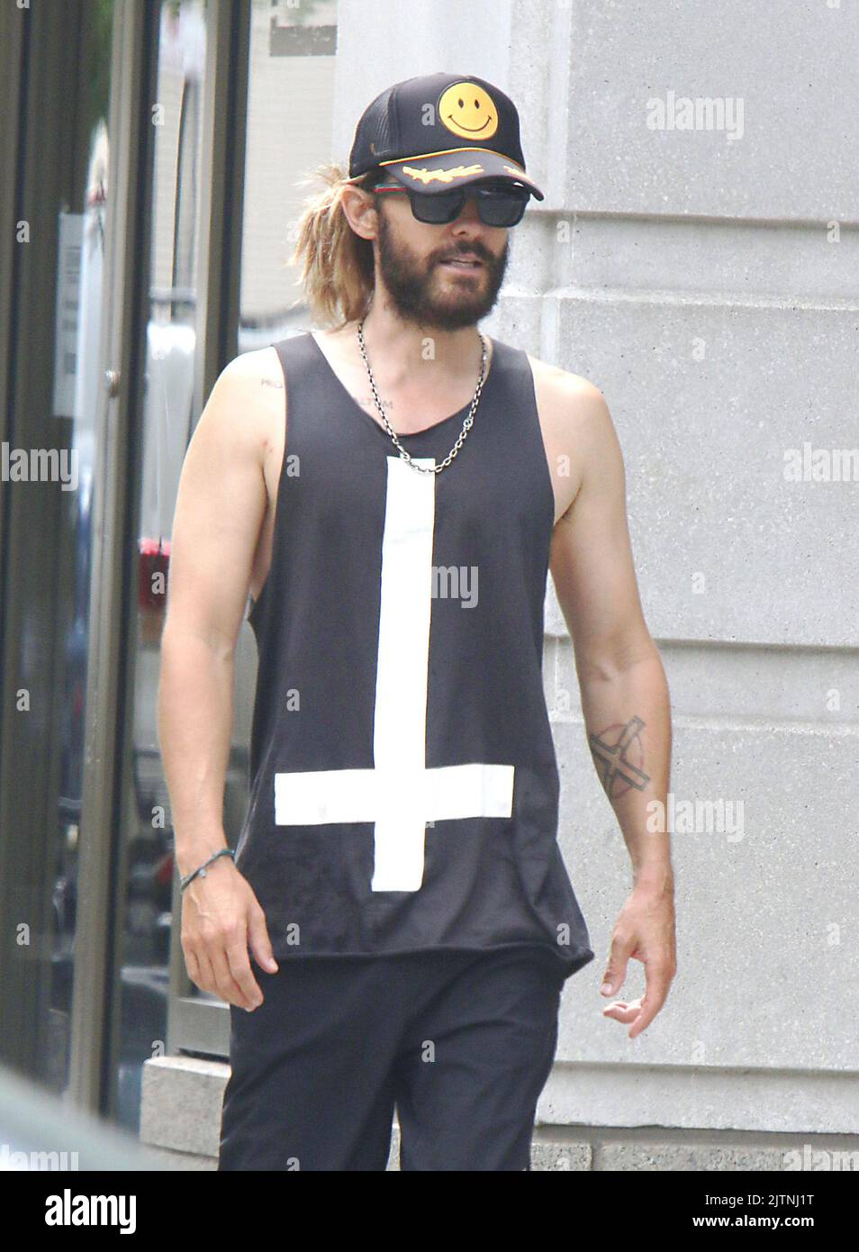 Jared Leto Spotted Out In Soho Signing Autographs -PICTURED: Jared Leto ...
