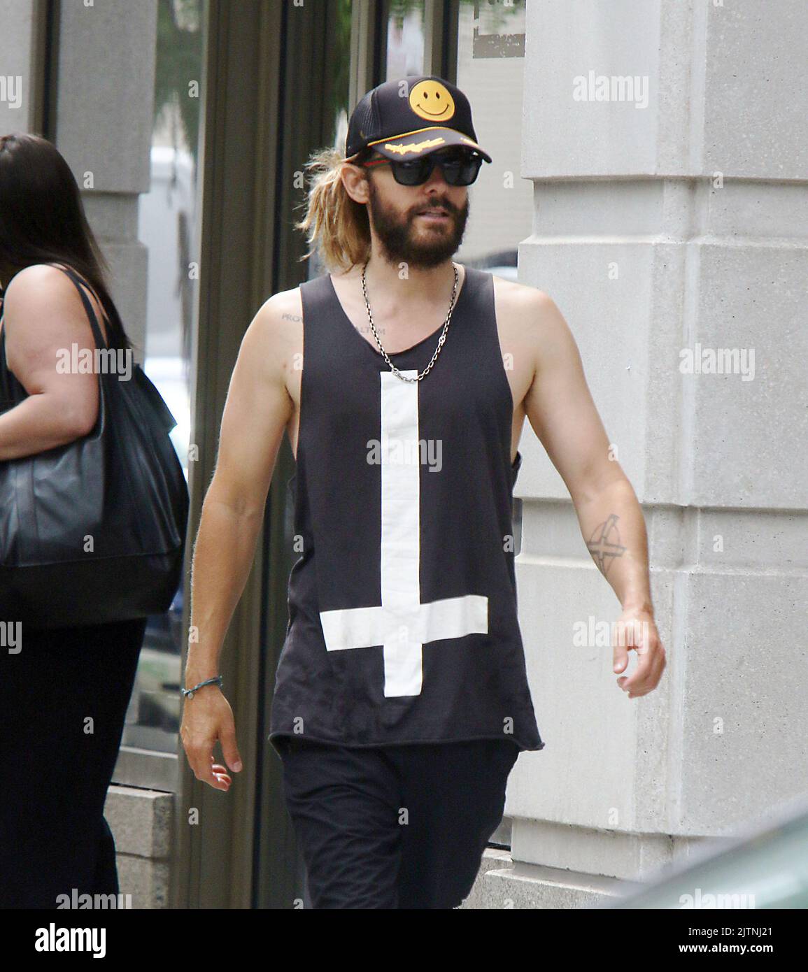 Jared Leto Spotted Out In Soho Signing Autographs -PICTURED: Jared Leto ...