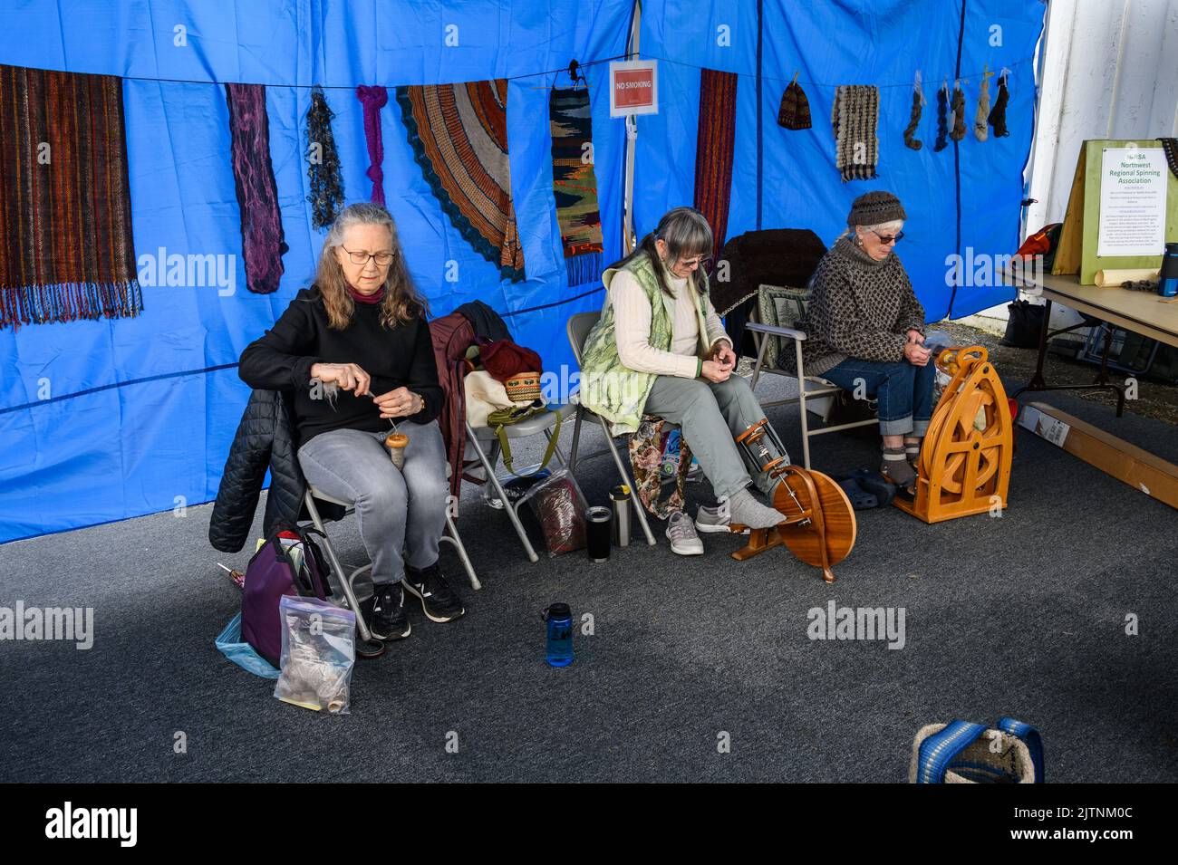 Demonstration of spinning wheel hi-res stock photography and images - Alamy