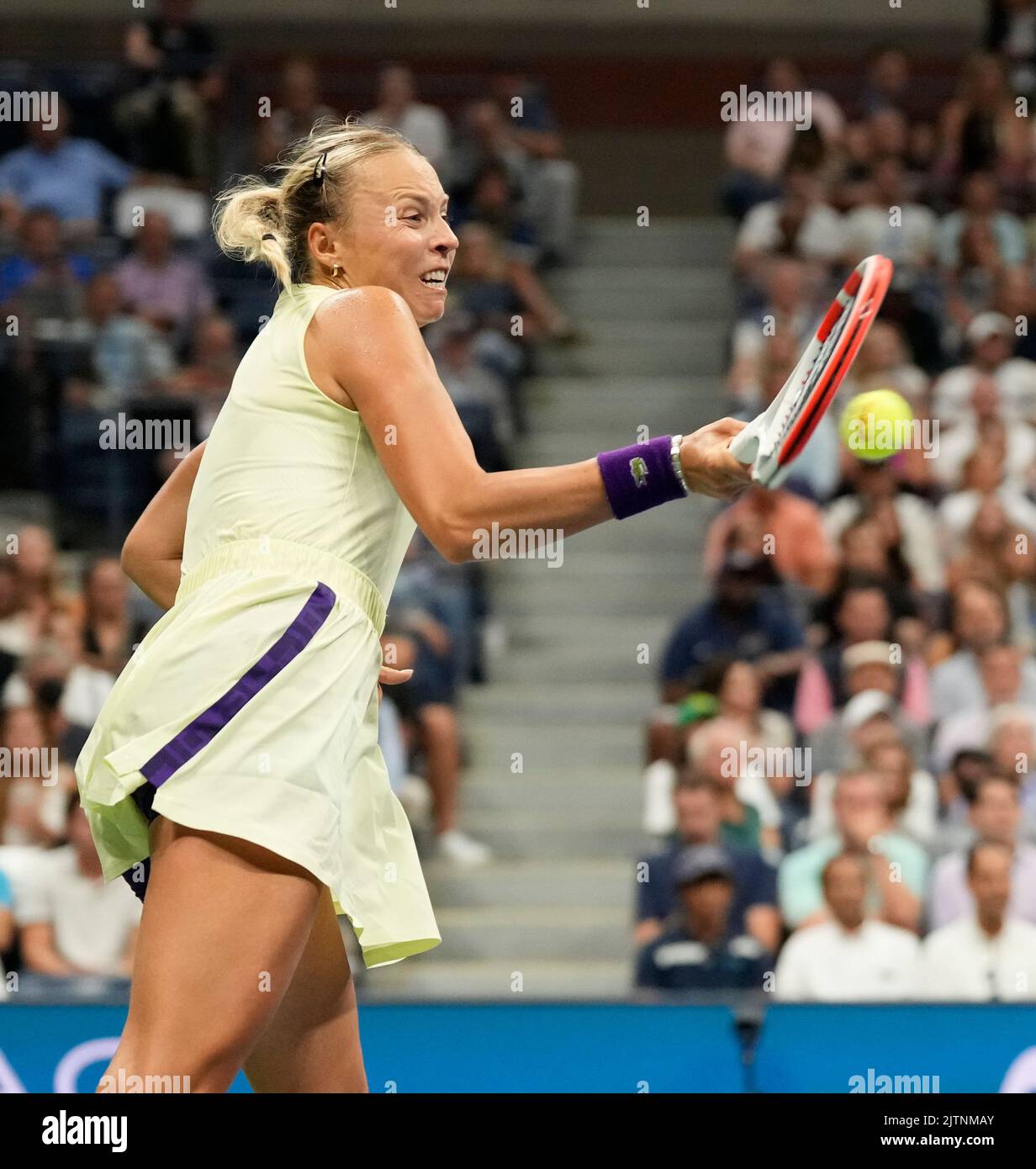 Serena williams kontaveit 2022 august hi-res stock photography and ...