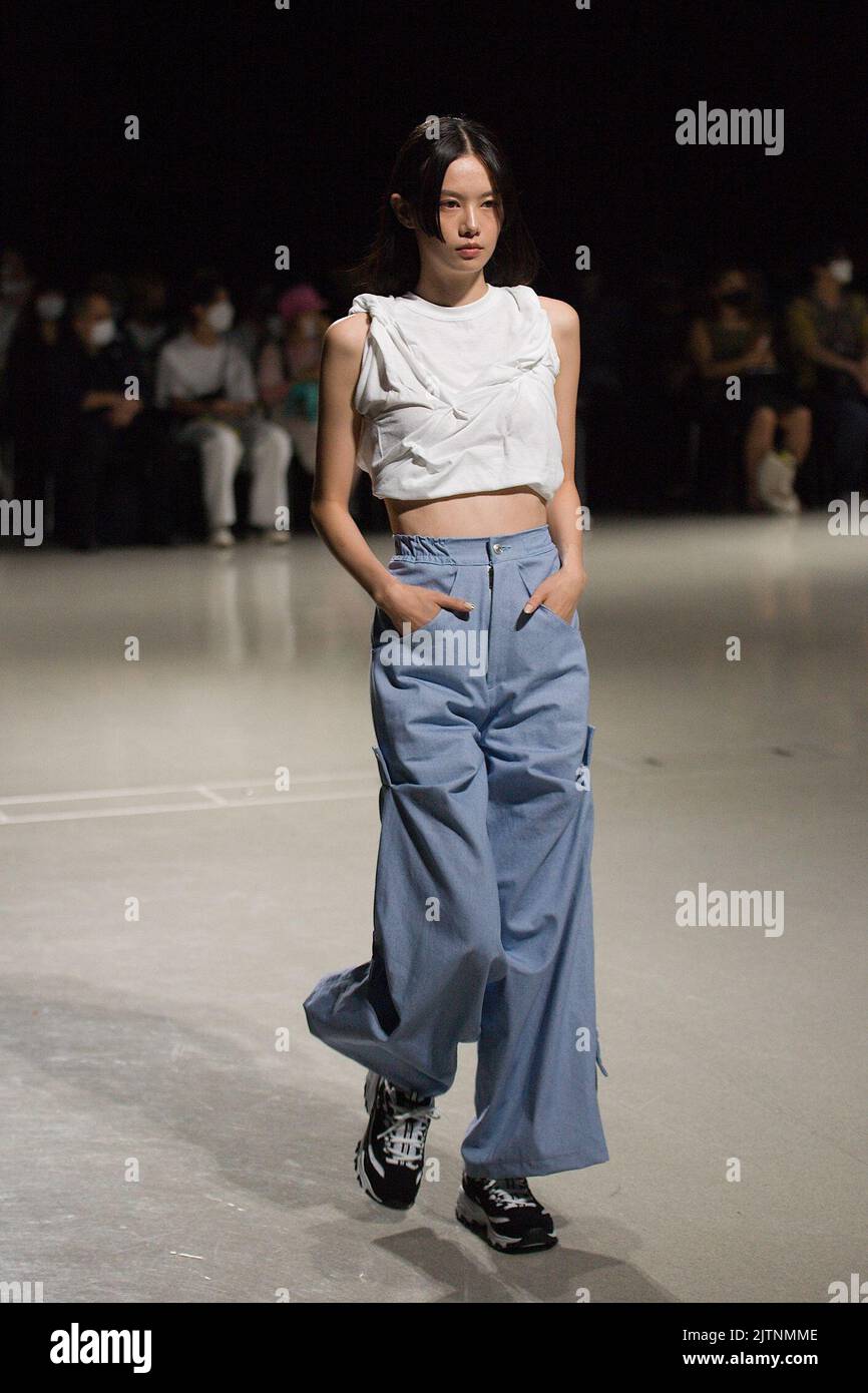 Gender neutral fashion runway hi-res stock photography and images - Alamy