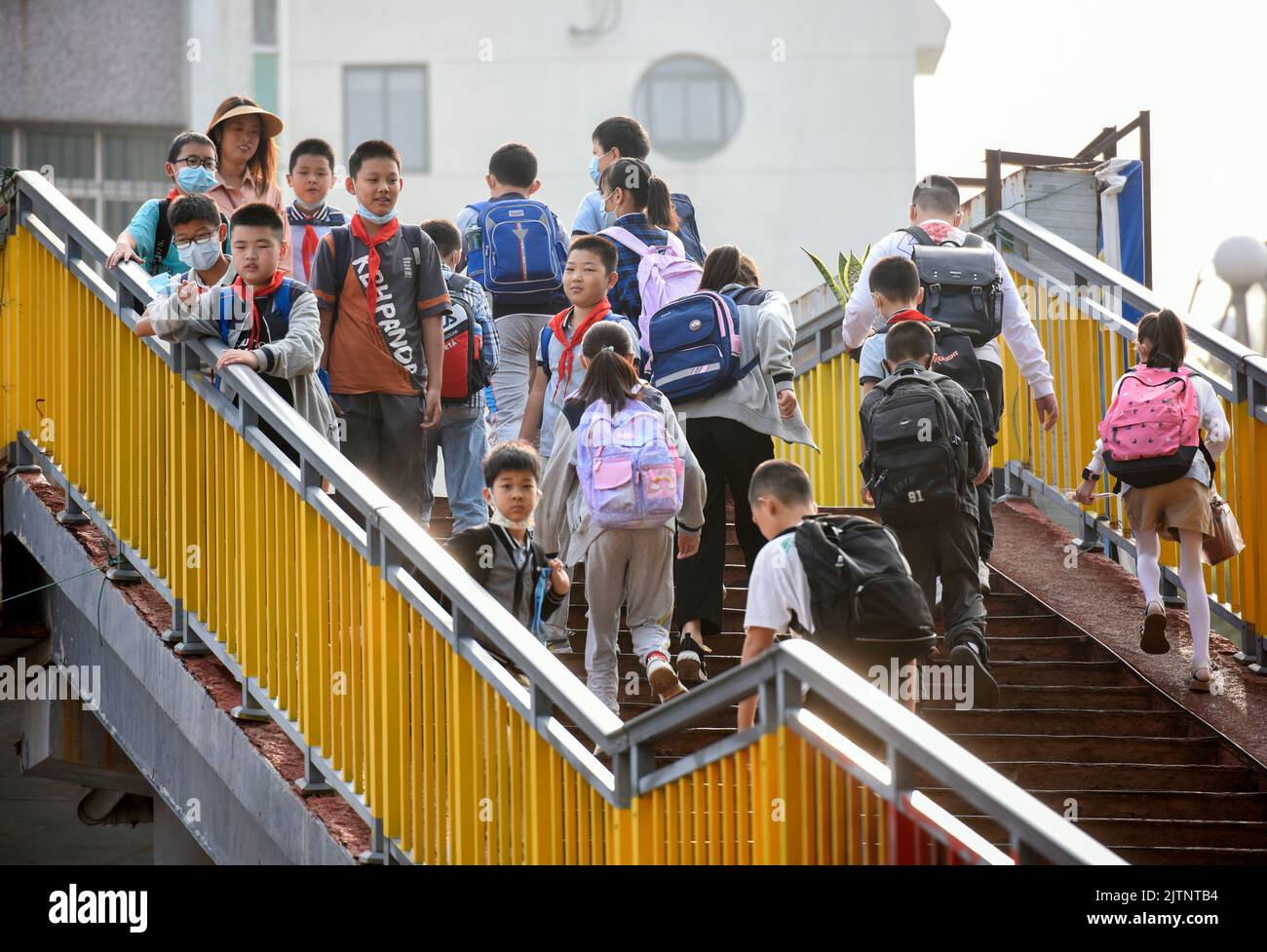 HUAI'AN, CHINA - SEPTEMBER 1, 2022 - Primary school students orderly ...