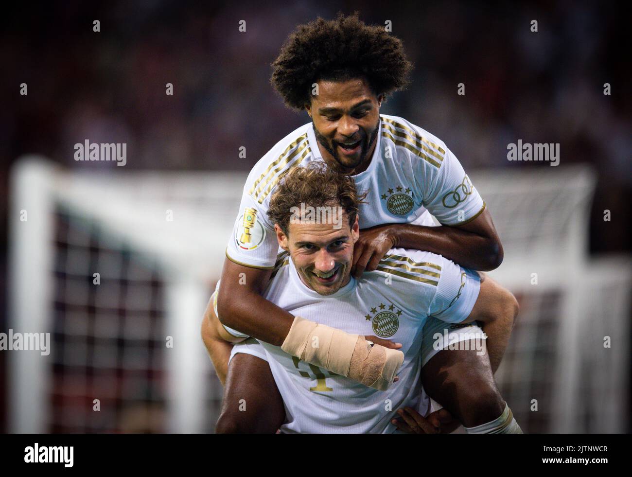 Torjubel: Leon Goretzka (Muenchen), Serge Gnabry (Muenchen) Viktoria ...