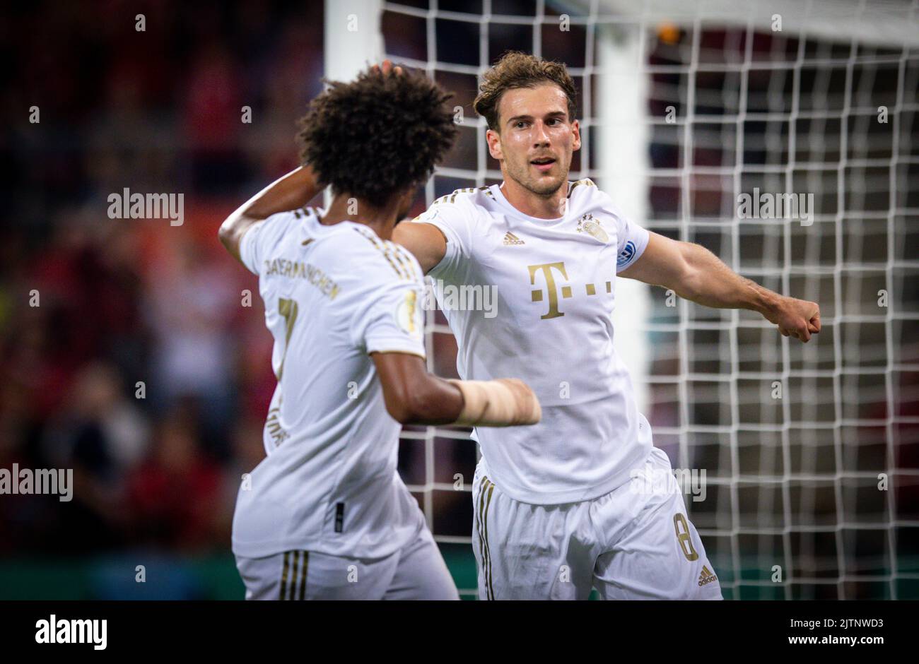 Torjubel: Leon Goretzka (Muenchen), Serge Gnabry (Muenchen) Viktoria ...