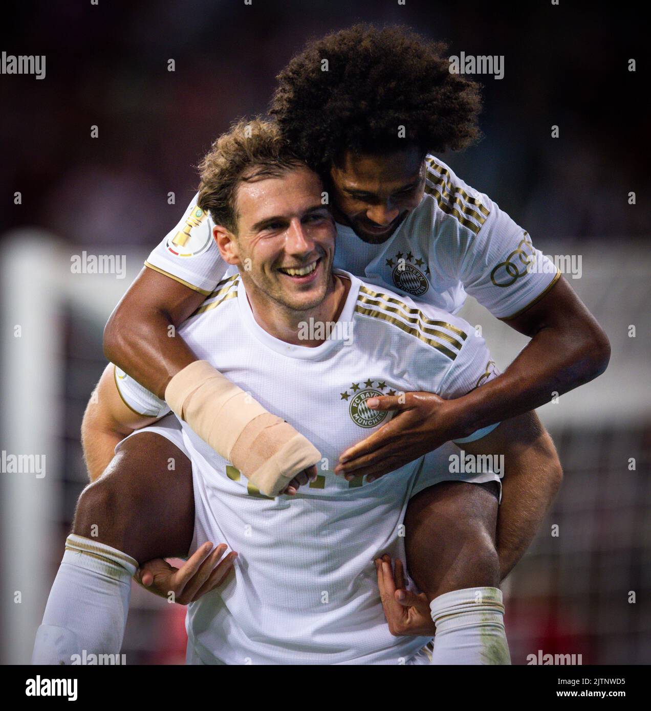 Torjubel: Leon Goretzka (Muenchen), Serge Gnabry (Muenchen) Viktoria ...