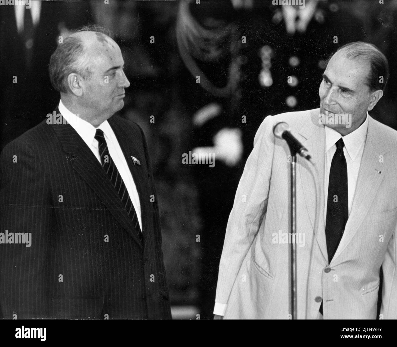 1985 paris hi-res stock photography and images - Alamy