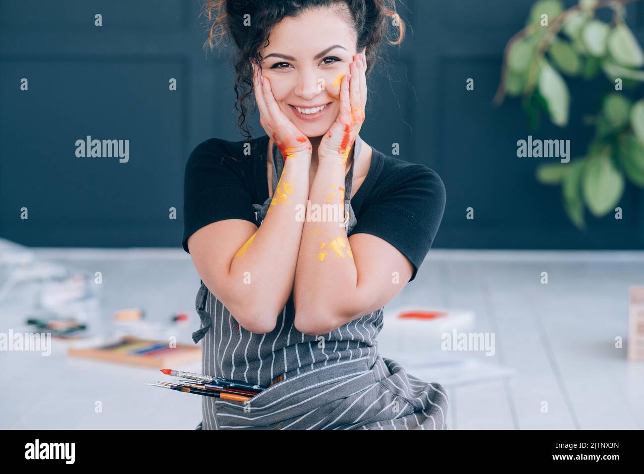 modern fine art school happy lady colorful paint Stock Photo - Alamy