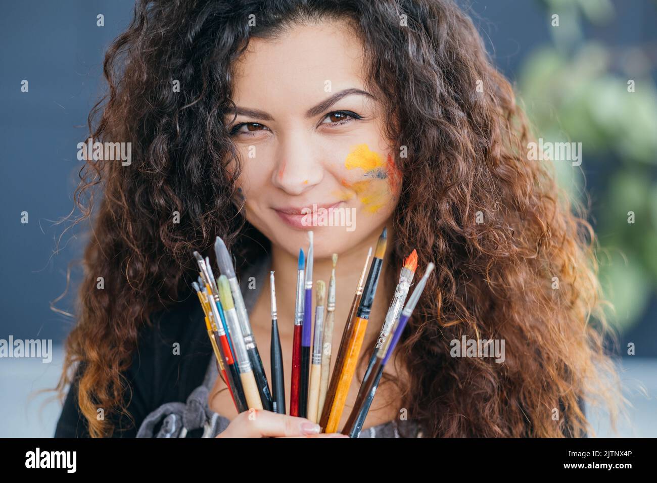 professional artist essential tools paintbrushes Stock Photo - Alamy