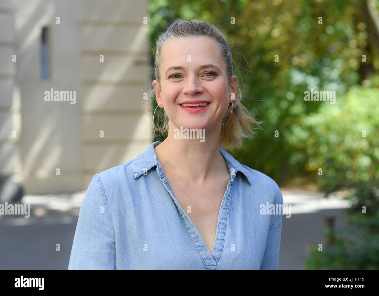 Caroline hanke hi-res stock photography and images - Alamy