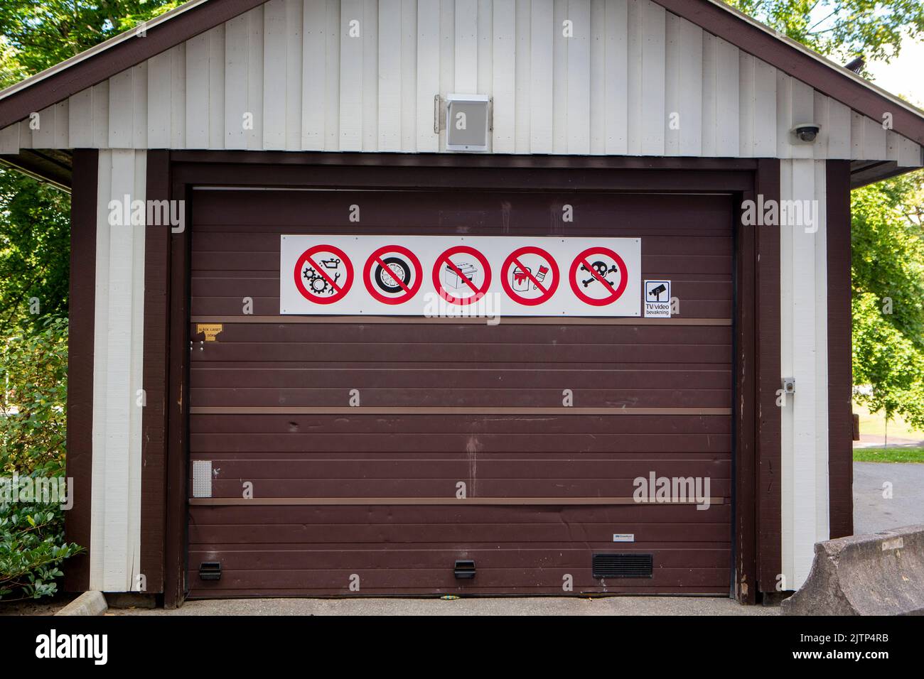 Environmental station where certain things must not be thrown away ...