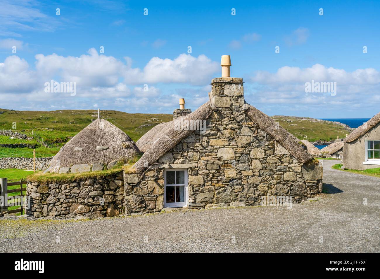 Gearrannan black house village, Dun Carloway, Isle of Lewis, Scotland ...