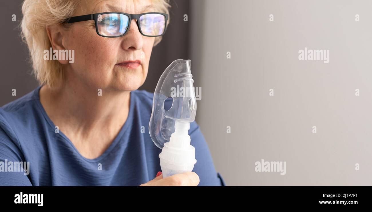 Elderly woman flu inhalation hi-res stock photography and images - Alamy