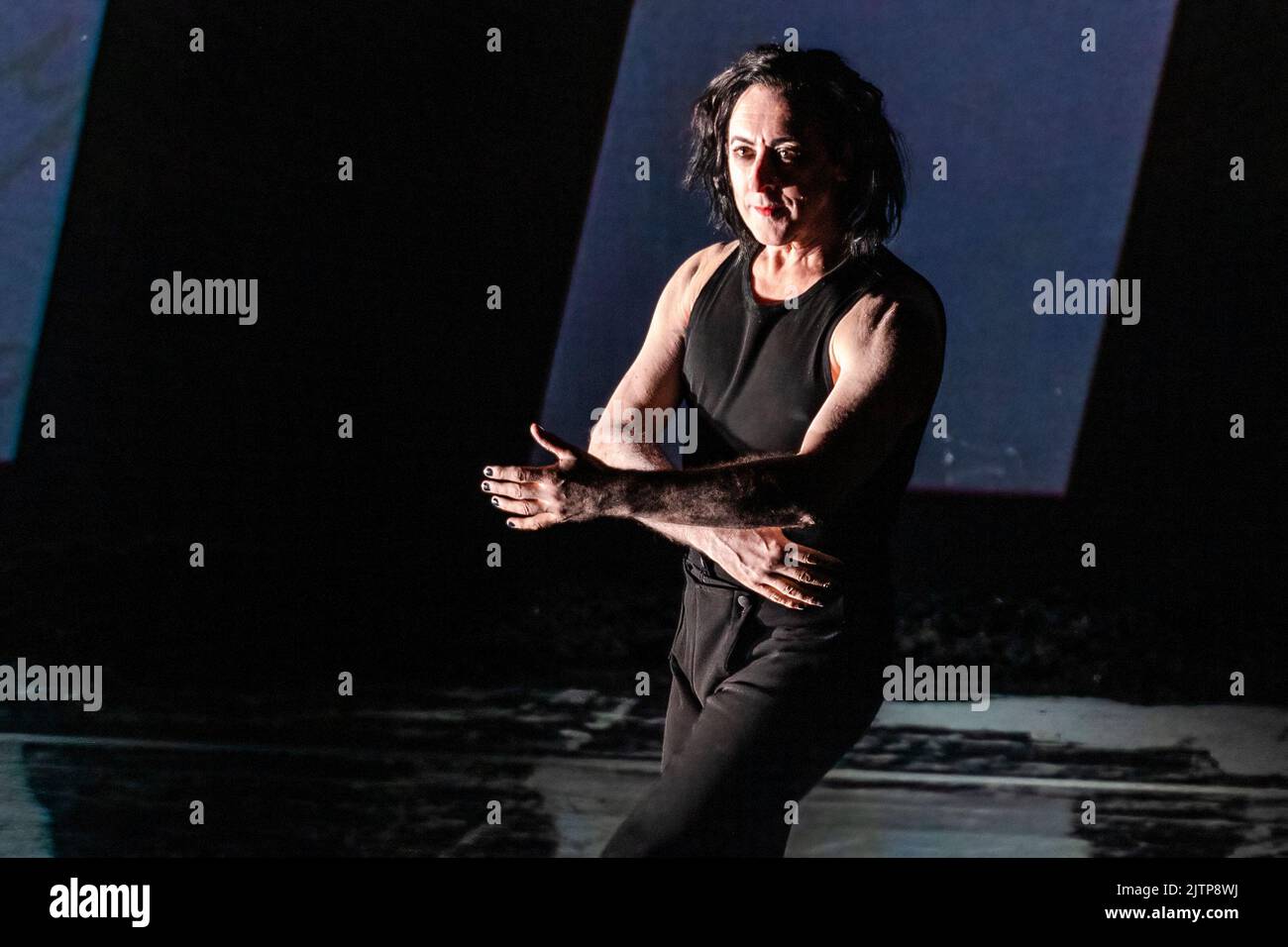 Scottish actor Alan Cumming performs extracts from"Burn" at the ...