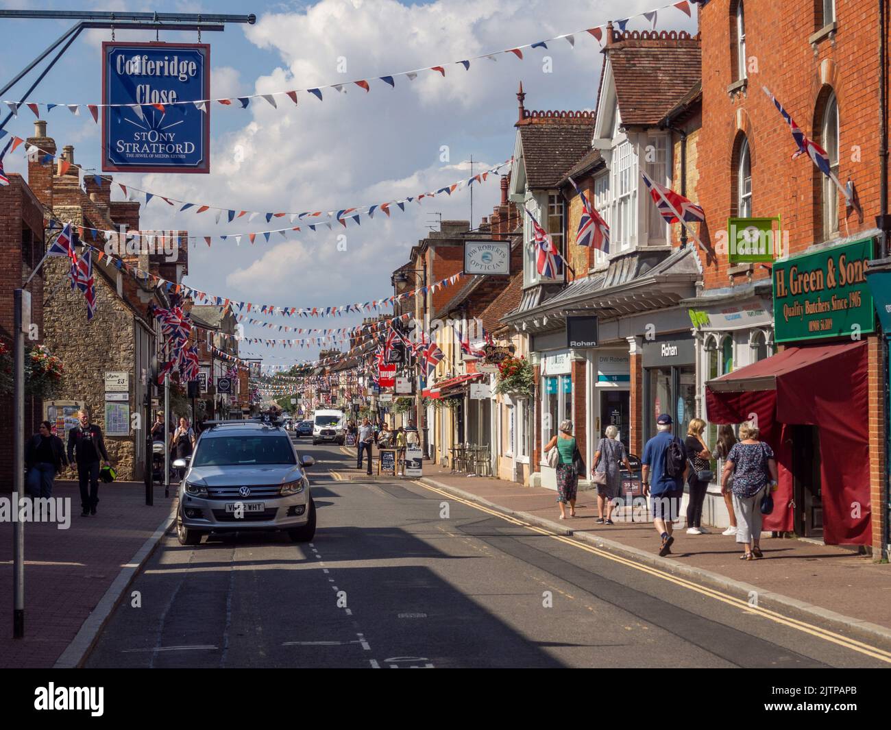 Typical British High Street with a mix of chain and independent ...