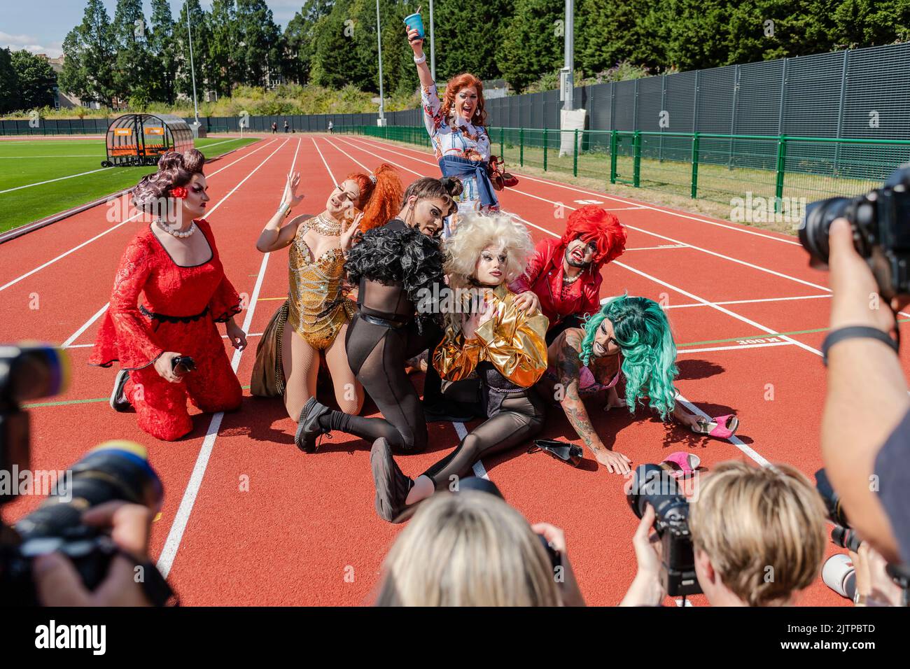 Drag queens performing at Edinburgh Fringe take to the running tracks ...