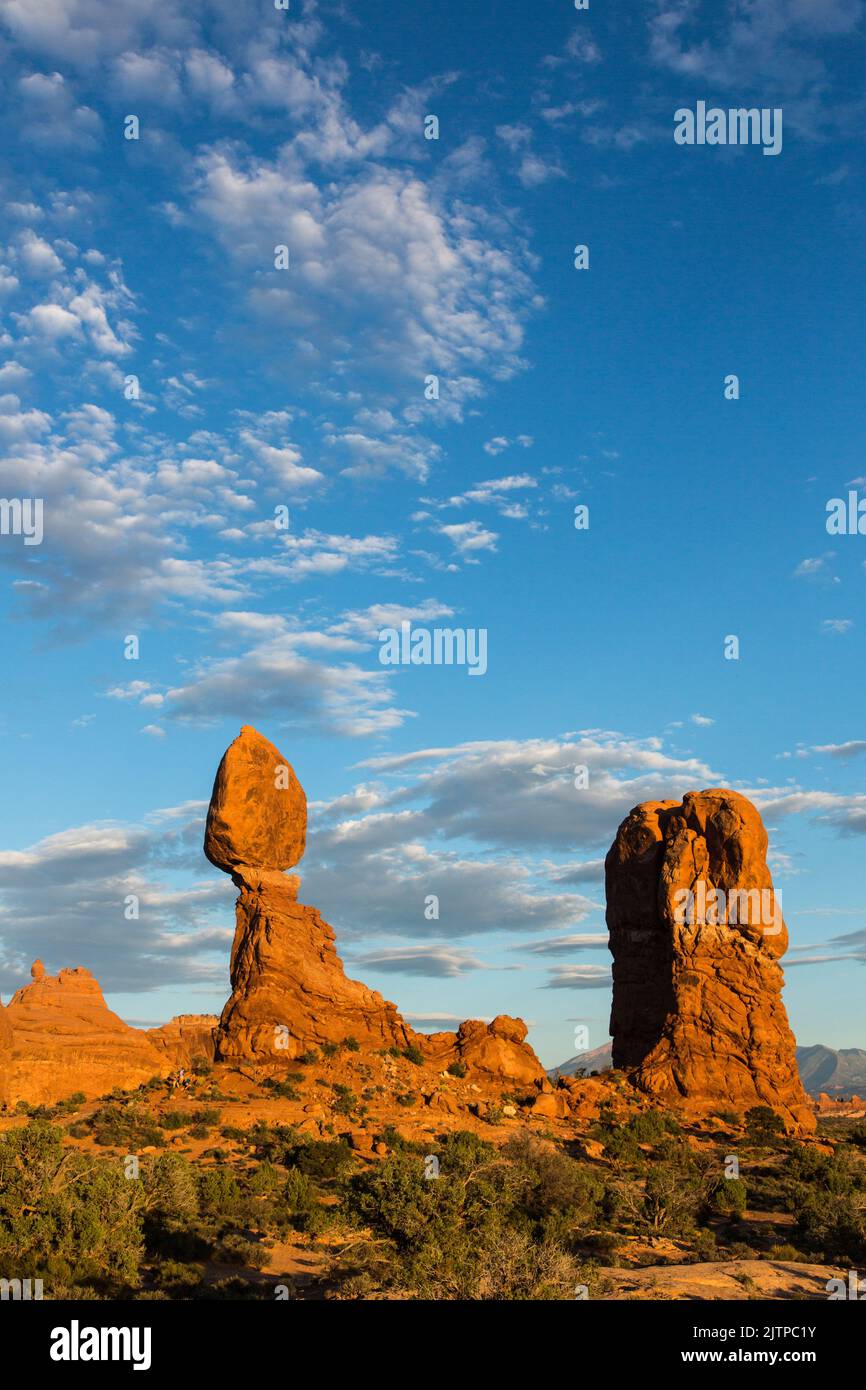Balanced Rock with its miniature clone, Ham Rock at left on Ham Rock ...