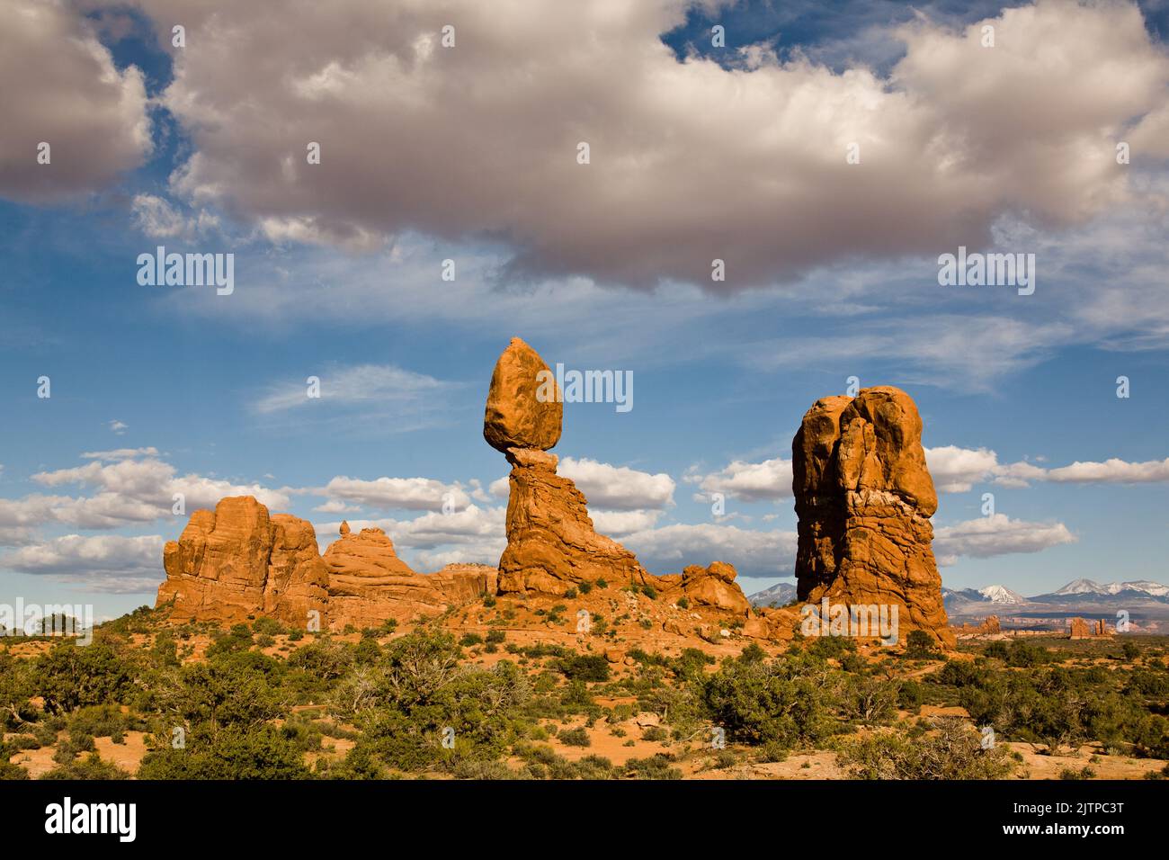 Balanced Rock with its miniature clone, Ham Rock at left on Ham Rock ...