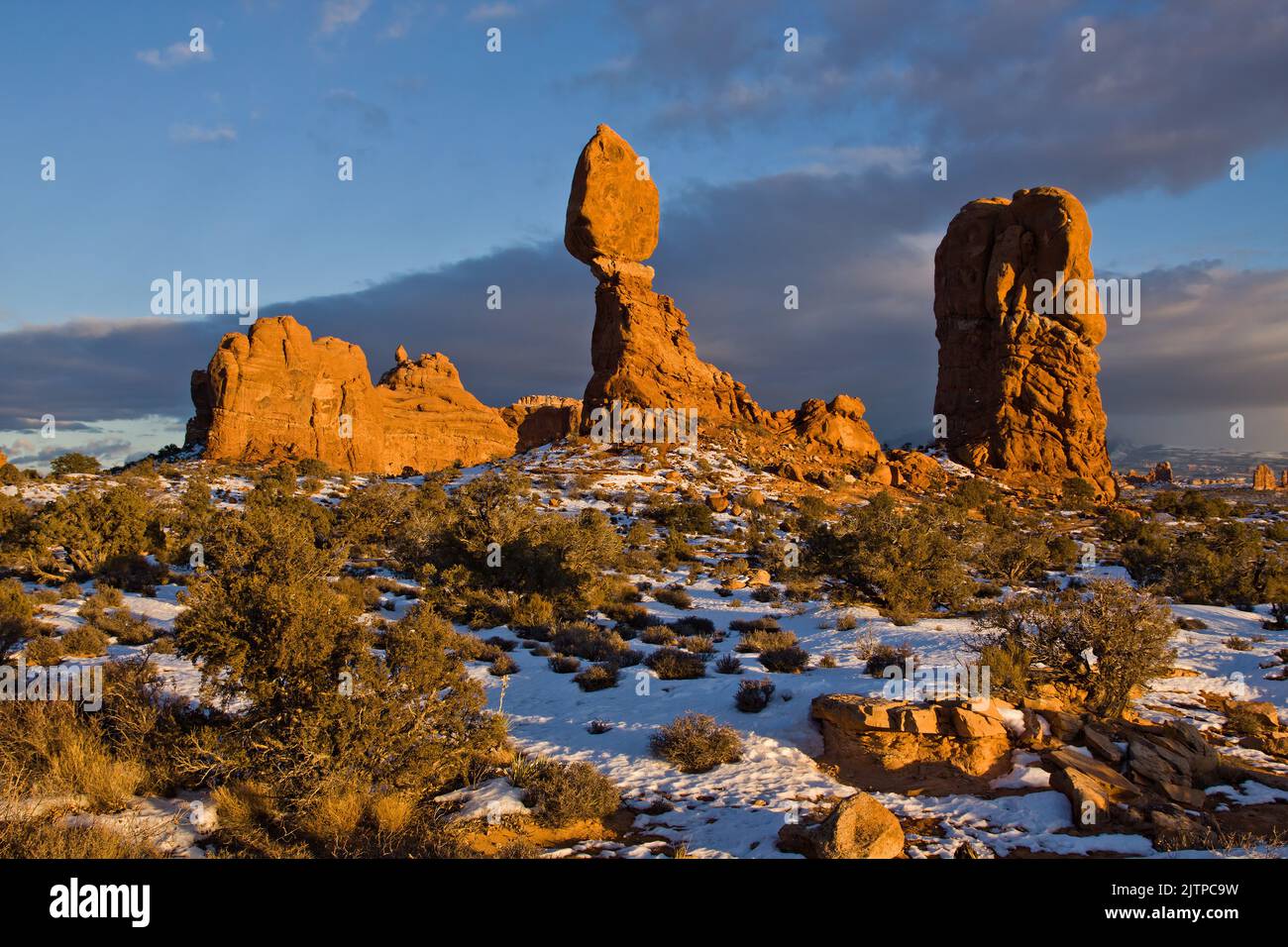 Winter sunset at Balanced Rock in Arches National Park, Moab, Utah. Ham ...