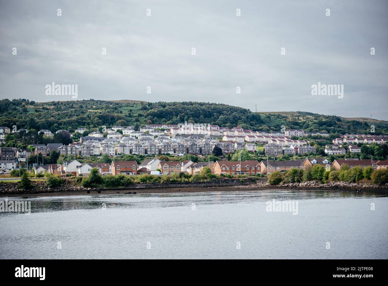 A peaceful Scottish town by the Clyde river, beautiful landscape in ...