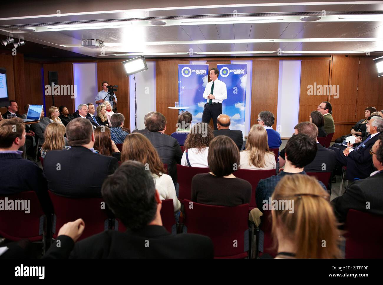 David Cameron speaking at The King's Fund 08/01/10 Stock Photo - Alamy