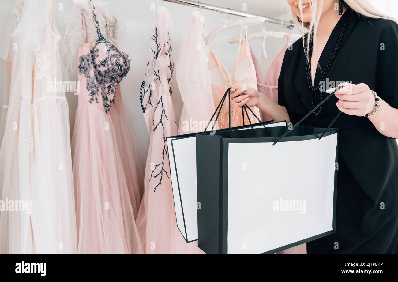 Women luxury hi-res stock photography and images - Alamy