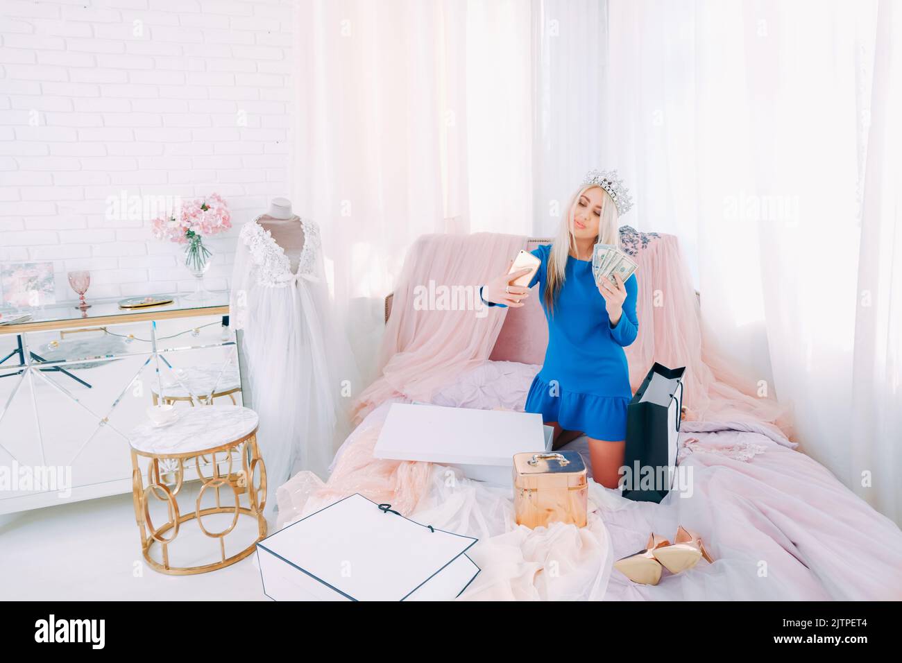Spoiled rich girl hi-res stock photography and images - Alamy