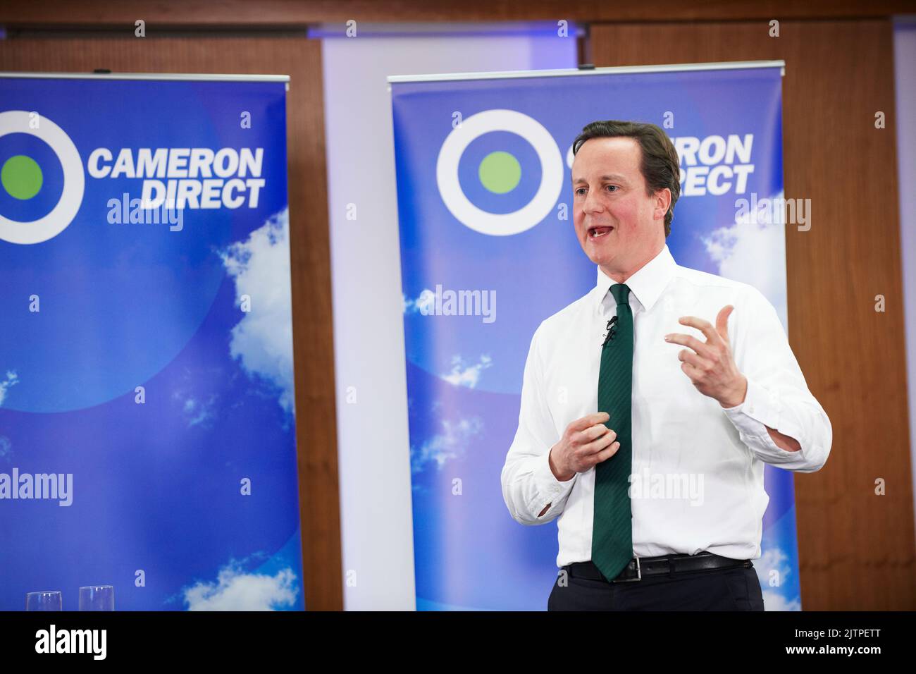 David Cameron speaking at The King's Fund 08/01/10 Stock Photo - Alamy