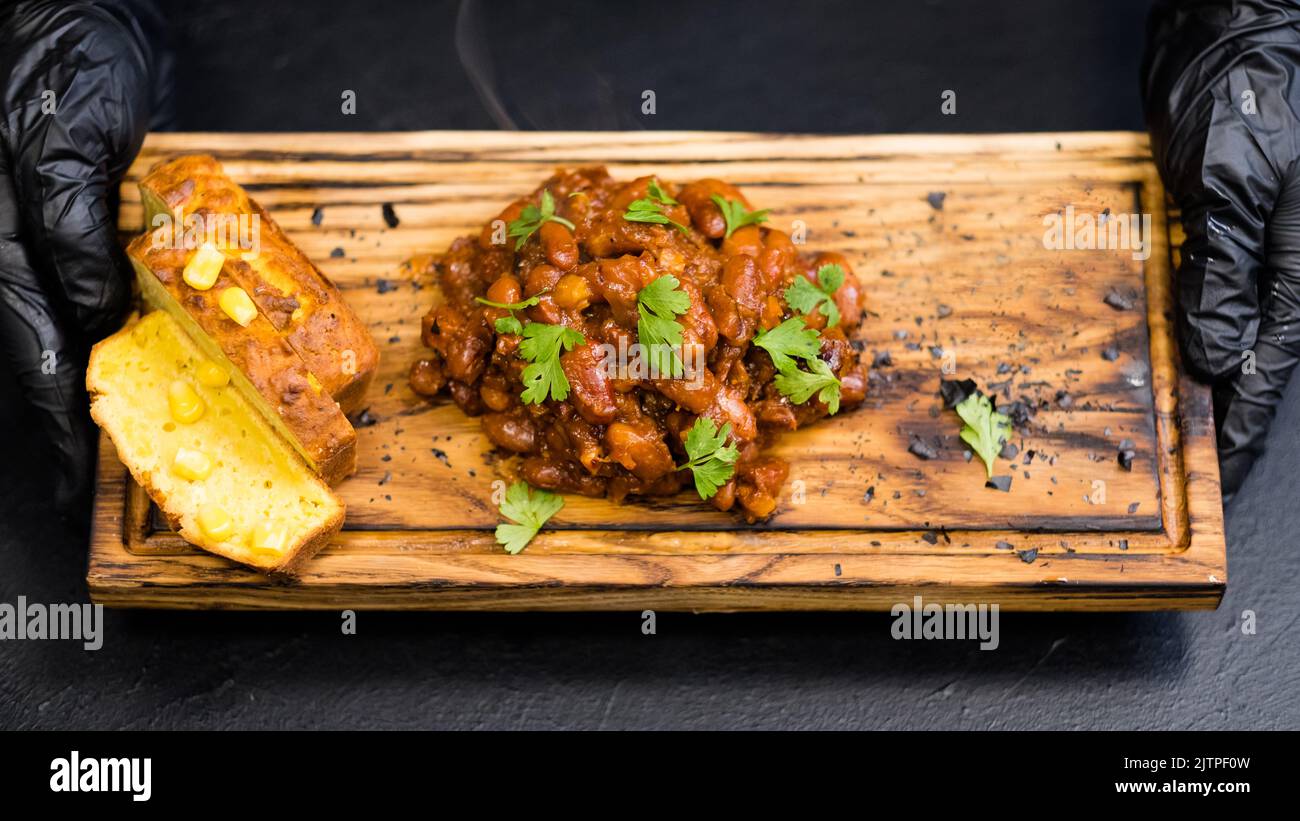 native american cuisine boston beans cornbread Stock Photo - Alamy