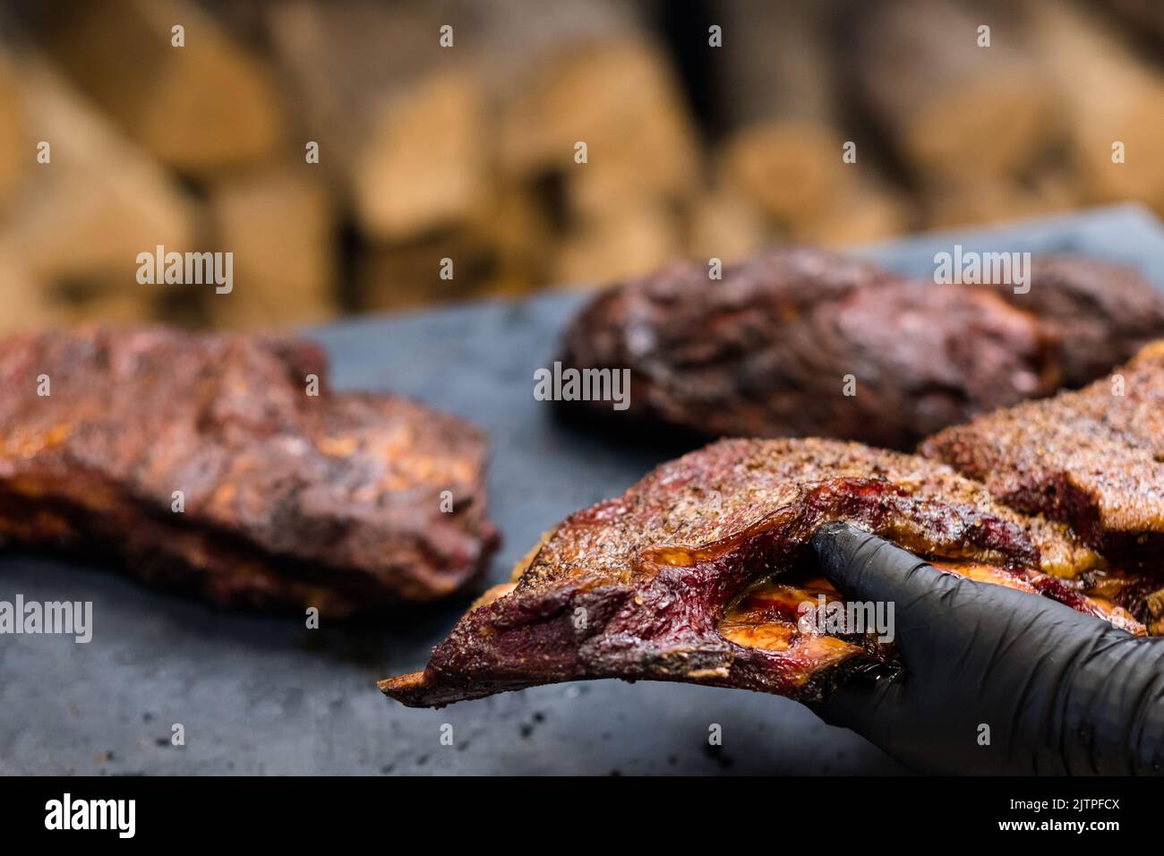 grill restaurant kitchen chef smoked pork ribs Stock Photo - Alamy